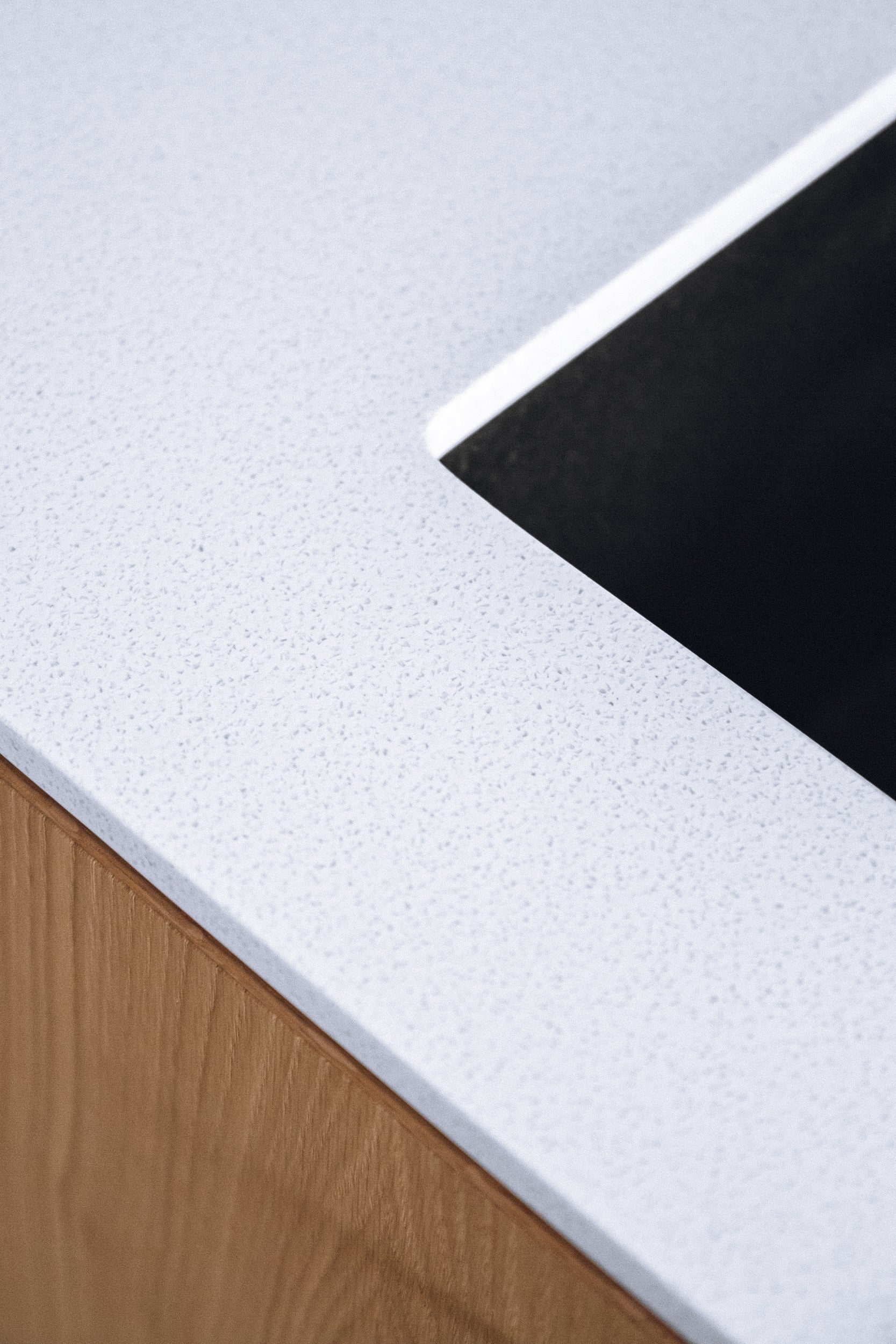 D0100-00 White - clear small speckles – Durat